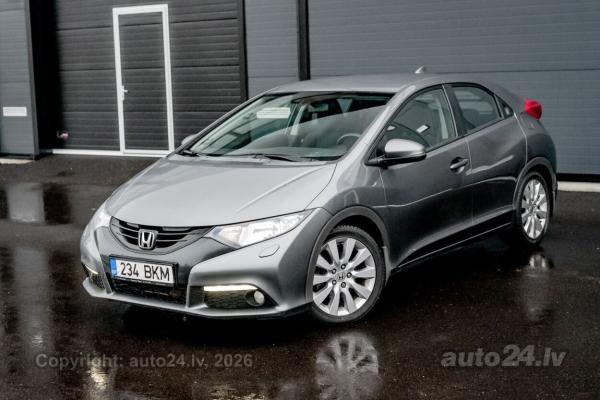 Grey Honda Civic 2013 in Parnu, with an engine capacity of 1.80 L and mileage of 206 thousand km for 7800 €, photo 5 on AUTOMOTO.COM.LV