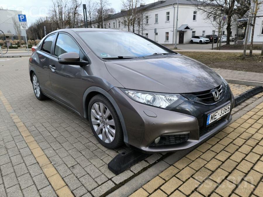 Pelēks Honda Civic 2013 Rīga, ar dzinēja tilpumu 1.60 L un nobraukumu 240 tūkst. km par 4300 €, foto 3 vietnē AUTOMOTO.COM.LV