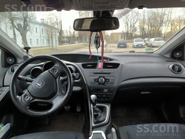 Серый Хонда Цивик 2013 в Рига, объемом двигателя 1.60 л и пробегом 240 тыс. км за 4300 €, фото 5 на AUTOMOTO.COM.LV
