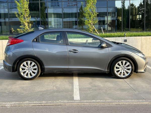 Pelēks Honda Civic 2013 Panevēža, ar dzinēja tilpumu 2.20 L un nobraukumu 271 tūkst. km par 4150 €, foto 5 vietnē AUTOMOTO.COM.LV