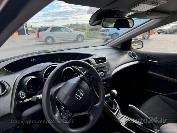 Grey Honda Civic 2015 in Tallinn, with an engine capacity of 1.80 L and mileage of 78 thousand km for 9500 €, photo 5 on AUTOMOTO.COM.LV