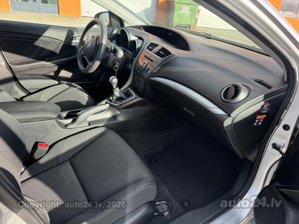 Grey Honda Civic 2015 in Tallinn, with an engine capacity of 1.80 L and mileage of 78 thousand km for 9500 €, photo 9 on AUTOMOTO.COM.LV