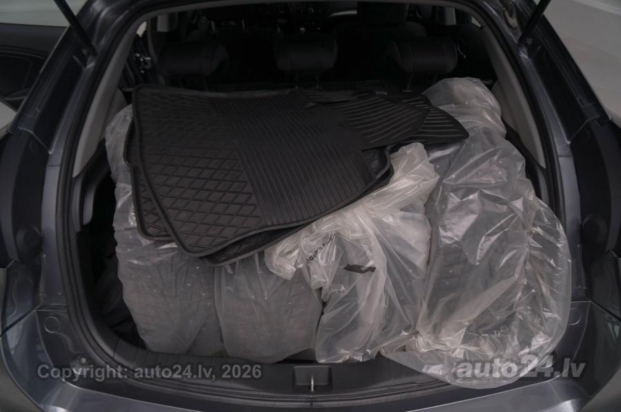 Grey Honda Civic 2016 in Tallinn, with an engine capacity of 1.30 L and mileage of 128 thousand km for 9900 €, photo 11 on AUTOMOTO.COM.LV