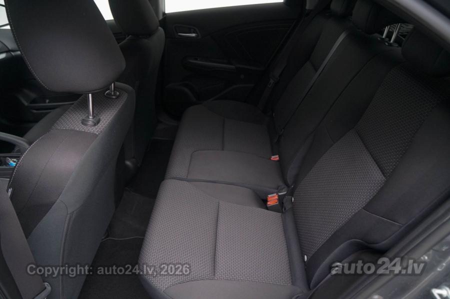 Grey Honda Civic 2016 in Tallinn, with an engine capacity of 1.30 L and mileage of 128 thousand km for 9900 €, photo 22 on AUTOMOTO.COM.LV