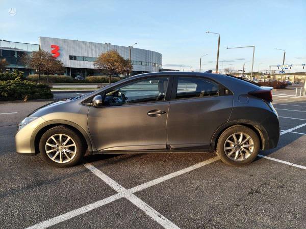 Pelēks Honda Civic 2016 Viļņa, ar dzinēja tilpumu 1.34 L un nobraukumu 105 tūkst. km par 8500 €, foto 4 vietnē AUTOMOTO.COM.LV