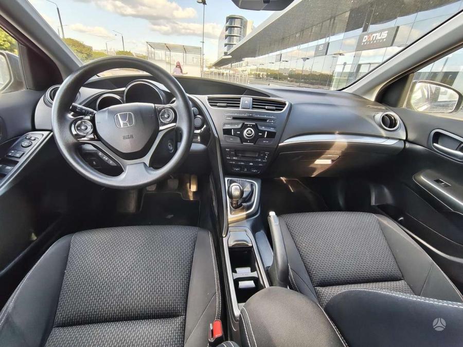 Grey Honda Civic 2016 in Vilnius, with an engine capacity of 1.34 L and mileage of 105 thousand km for 8500 €, photo 10 on AUTOMOTO.COM.LV
