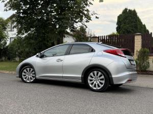 Grey Honda Civic 2016 in Vilnius, with an engine capacity of 1.80 L and mileage of 180 thousand km for 8450 €, photo 10 on AUTOMOTO.COM.LV