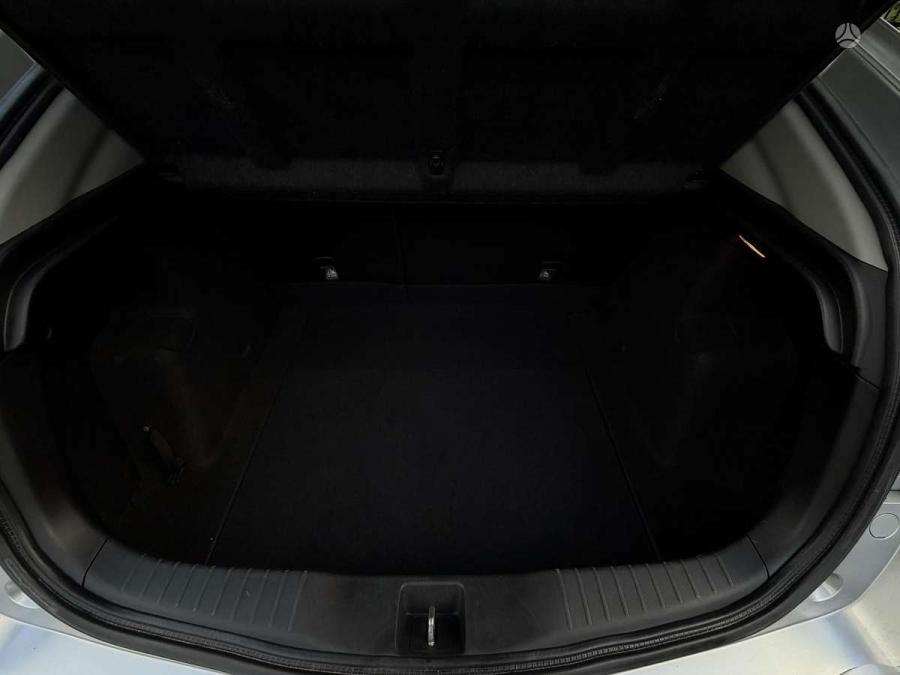 Grey Honda Civic 2016 in Vilnius, with an engine capacity of 1.80 L and mileage of 180 thousand km for 8450 €, photo 17 on AUTOMOTO.COM.LV