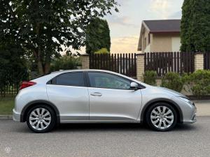 Grey Honda Civic 2016 in Vilnius, with an engine capacity of 1.80 L and mileage of 180 thousand km for 8450 €, photo 23 on AUTOMOTO.COM.LV