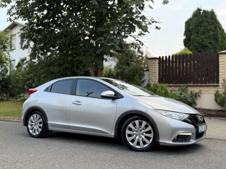 Grey Honda Civic 2016 in Vilnius, with an engine capacity of 1.80 L and mileage of 180 thousand km for 8450 €, photo 24 on AUTOMOTO.COM.LV