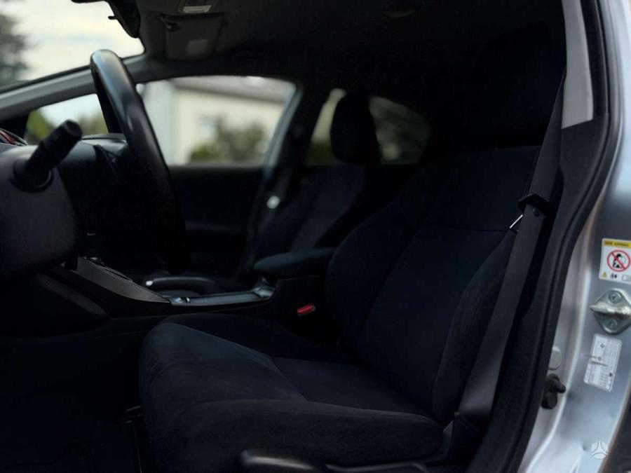 Grey Honda Civic 2016 in Vilnius, with an engine capacity of 1.80 L and mileage of 180 thousand km for 8450 €, photo 31 on AUTOMOTO.COM.LV
