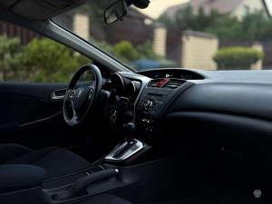 Grey Honda Civic 2016 in Vilnius, with an engine capacity of 1.80 L and mileage of 180 thousand km for 8450 €, photo 37 on AUTOMOTO.COM.LV