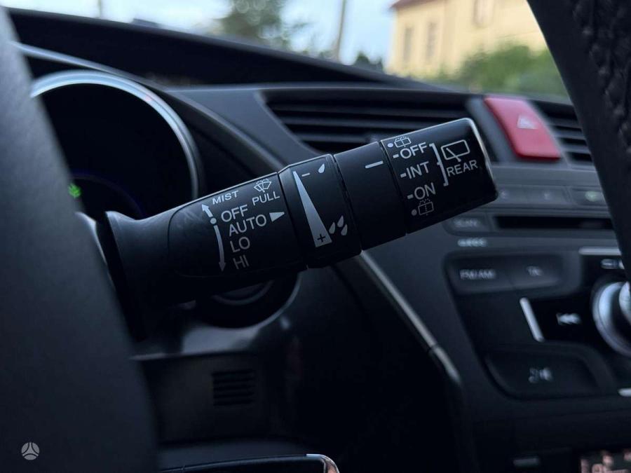 Grey Honda Civic 2016 in Vilnius, with an engine capacity of 1.80 L and mileage of 180 thousand km for 8450 €, photo 43 on AUTOMOTO.COM.LV