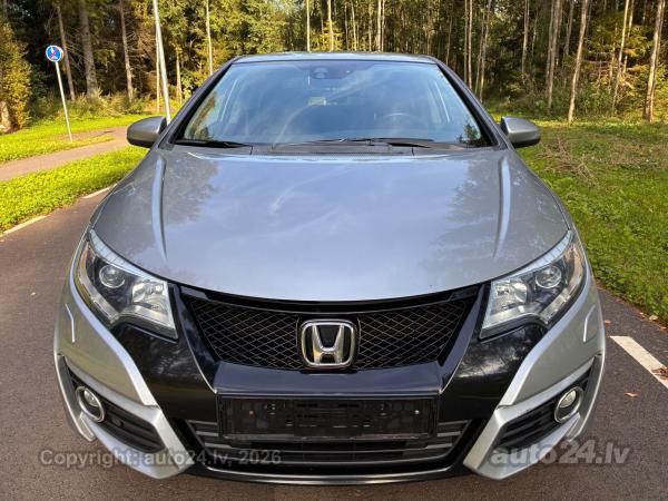 Honda Civic 2016 Tallina vietnē Pelēks Honda Civic 2016 Tallina, ar dzinēja tilpumu 1.60 L un nobraukumu 211 tūkst. km par 12350 €, foto 3 vietnē AUTOMOTO.COM.LV