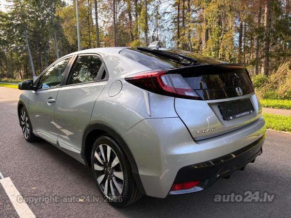 Honda Civic 2016 Tallina vietnē Pelēks Honda Civic 2016 Tallina, ar dzinēja tilpumu 1.60 L un nobraukumu 211 tūkst. km par 12350 €, foto 7 vietnē AUTOMOTO.COM.LV