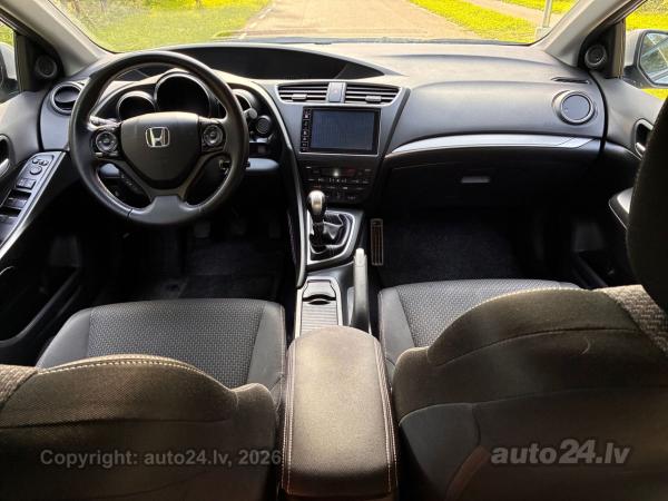Honda Civic 2016 Tallina vietnē Pelēks Honda Civic 2016 Tallina, ar dzinēja tilpumu 1.60 L un nobraukumu 211 tūkst. km par 12350 €, foto 8 vietnē AUTOMOTO.COM.LV
