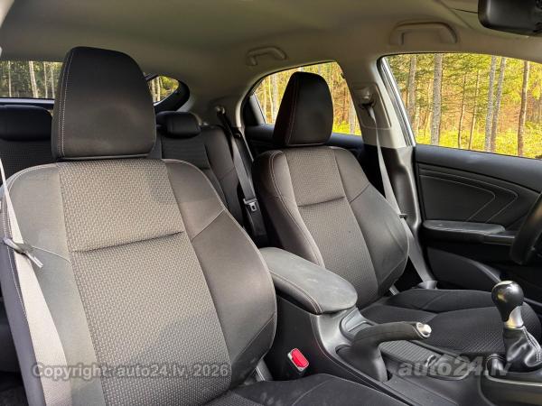 Honda Civic 2016 Tallina vietnē Pelēks Honda Civic 2016 Tallina, ar dzinēja tilpumu 1.60 L un nobraukumu 211 tūkst. km par 12350 €, foto 10 vietnē AUTOMOTO.COM.LV