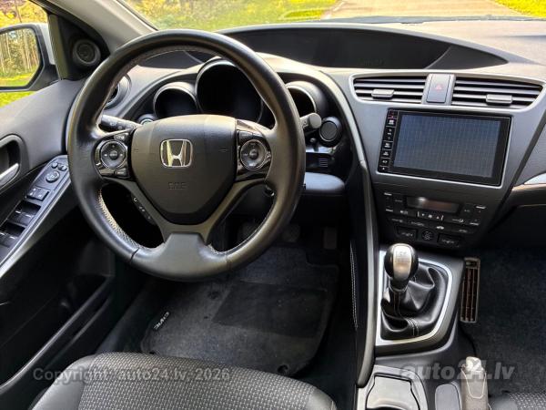 Honda Civic 2016 Tallina vietnē Pelēks Honda Civic 2016 Tallina, ar dzinēja tilpumu 1.60 L un nobraukumu 211 tūkst. km par 12350 €, foto 11 vietnē AUTOMOTO.COM.LV