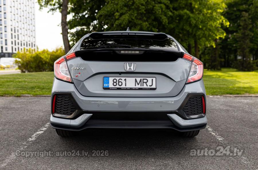 Grey Honda Civic 2017 in Tallinn, with an engine capacity of 1.00 L and mileage of 87 thousand km for 14890 €, photo 4 on AUTOMOTO.COM.LV