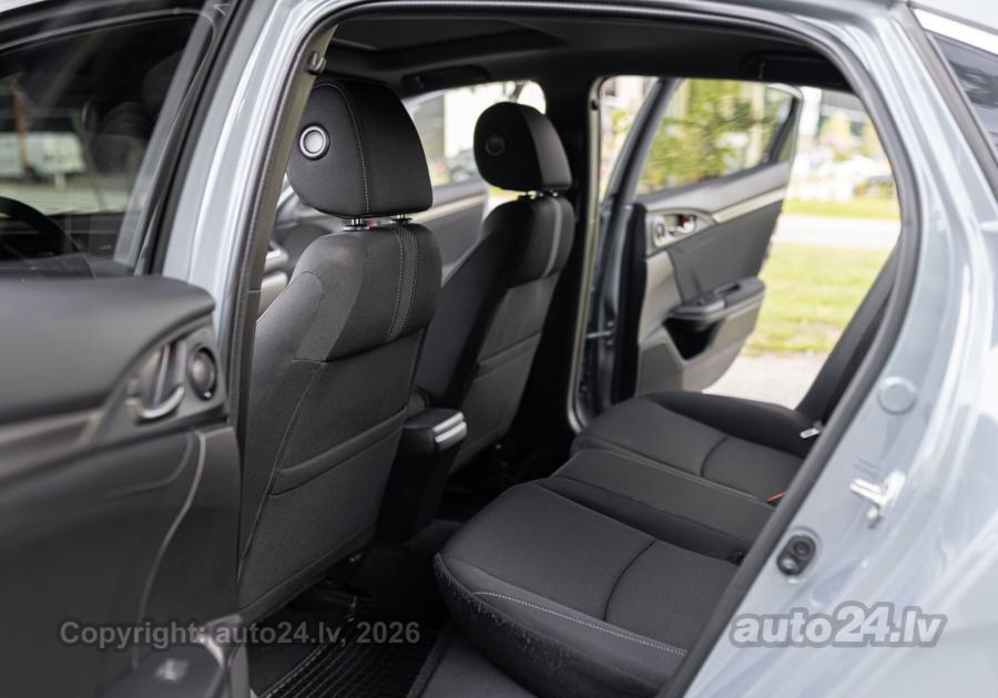 Grey Honda Civic 2017 in Tallinn, with an engine capacity of 1.00 L and mileage of 87 thousand km for 14890 €, photo 14 on AUTOMOTO.COM.LV