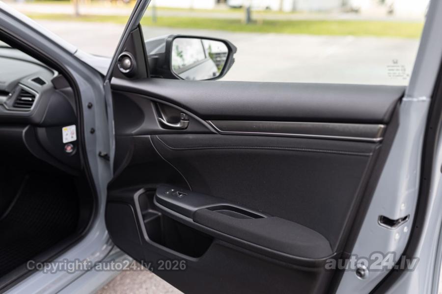 Grey Honda Civic 2017 in Tallinn, with an engine capacity of 1.00 L and mileage of 87 thousand km for 14890 €, photo 15 on AUTOMOTO.COM.LV