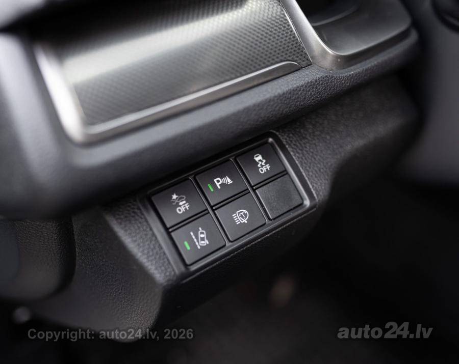 Grey Honda Civic 2017 in Tallinn, with an engine capacity of 1.00 L and mileage of 87 thousand km for 14890 €, photo 18 on AUTOMOTO.COM.LV