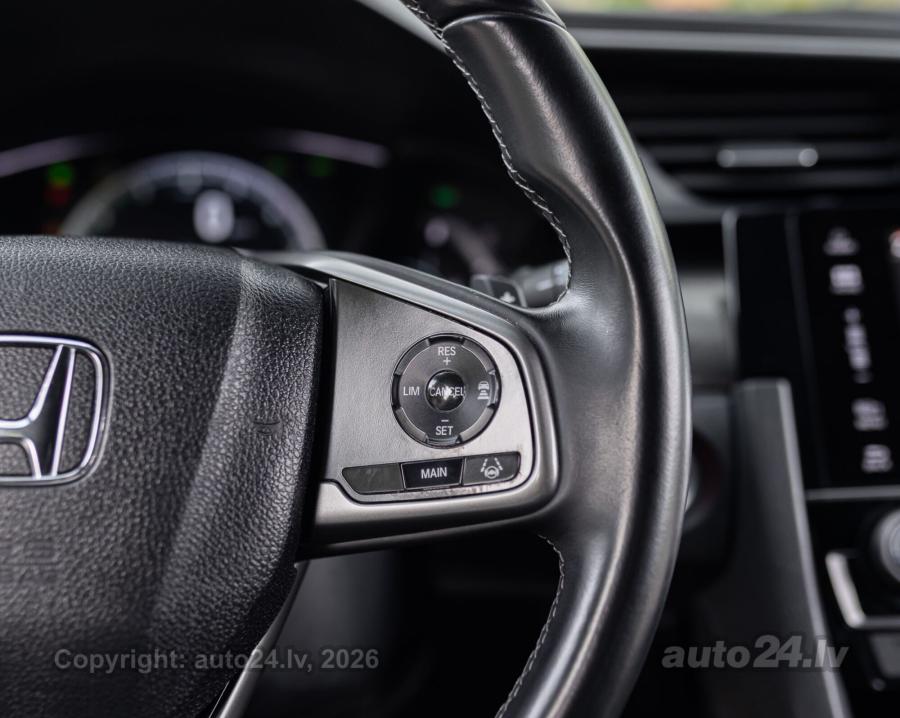 Grey Honda Civic 2017 in Tallinn, with an engine capacity of 1.00 L and mileage of 87 thousand km for 14890 €, photo 20 on AUTOMOTO.COM.LV