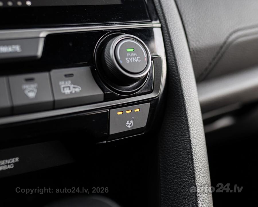 Grey Honda Civic 2017 in Tallinn, with an engine capacity of 1.00 L and mileage of 87 thousand km for 14890 €, photo 21 on AUTOMOTO.COM.LV