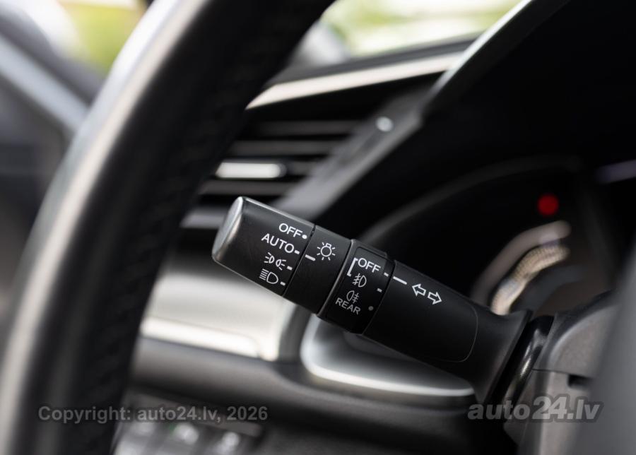 Grey Honda Civic 2017 in Tallinn, with an engine capacity of 1.00 L and mileage of 87 thousand km for 14890 €, photo 22 on AUTOMOTO.COM.LV