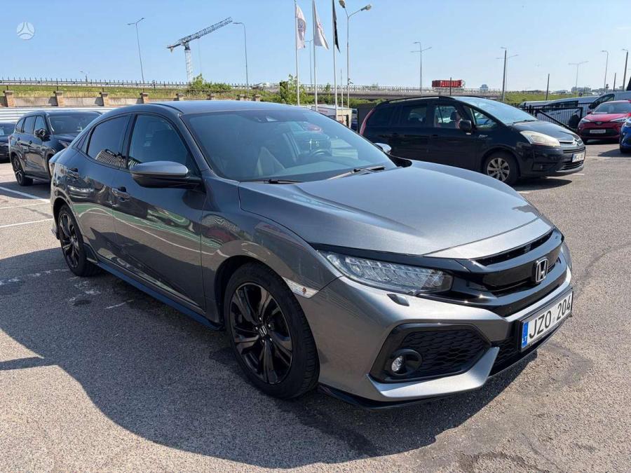 Grey Honda Civic 2017 in Vilnius, with an engine capacity of 1.50 L and mileage of 114 thousand km for 16590 €, photo 3 on AUTOMOTO.COM.LV