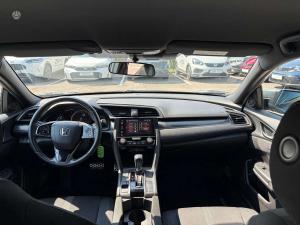 Grey Honda Civic 2017 in Vilnius, with an engine capacity of 1.50 L and mileage of 114 thousand km for 16590 €, photo 6 on AUTOMOTO.COM.LV