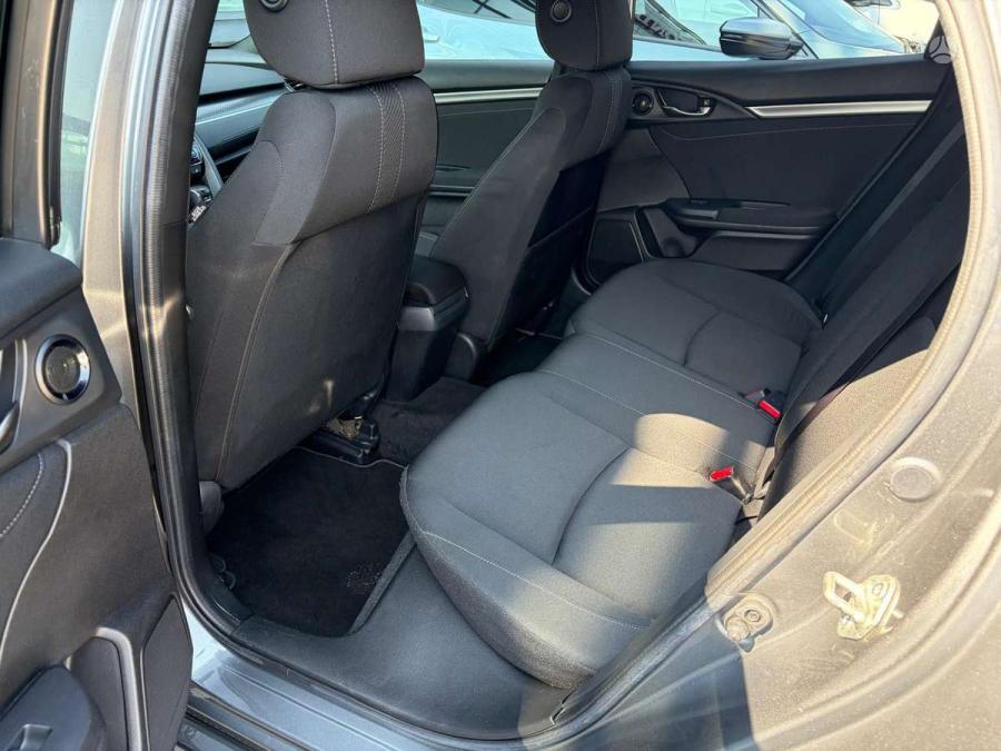 Grey Honda Civic 2017 in Vilnius, with an engine capacity of 1.50 L and mileage of 114 thousand km for 16590 €, photo 8 on AUTOMOTO.COM.LV