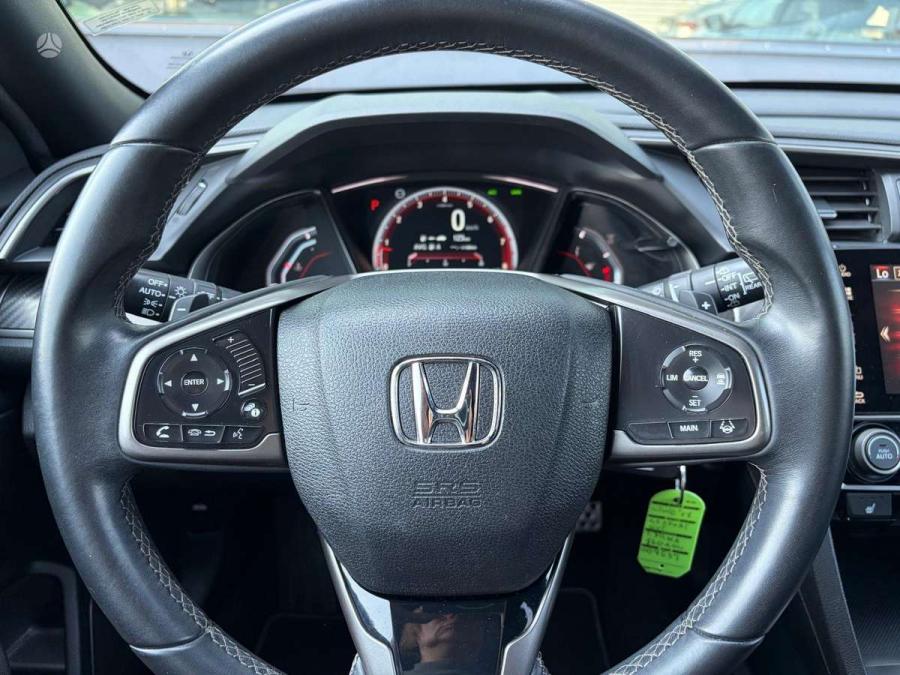 Grey Honda Civic 2017 in Vilnius, with an engine capacity of 1.50 L and mileage of 114 thousand km for 16590 €, photo 13 on AUTOMOTO.COM.LV