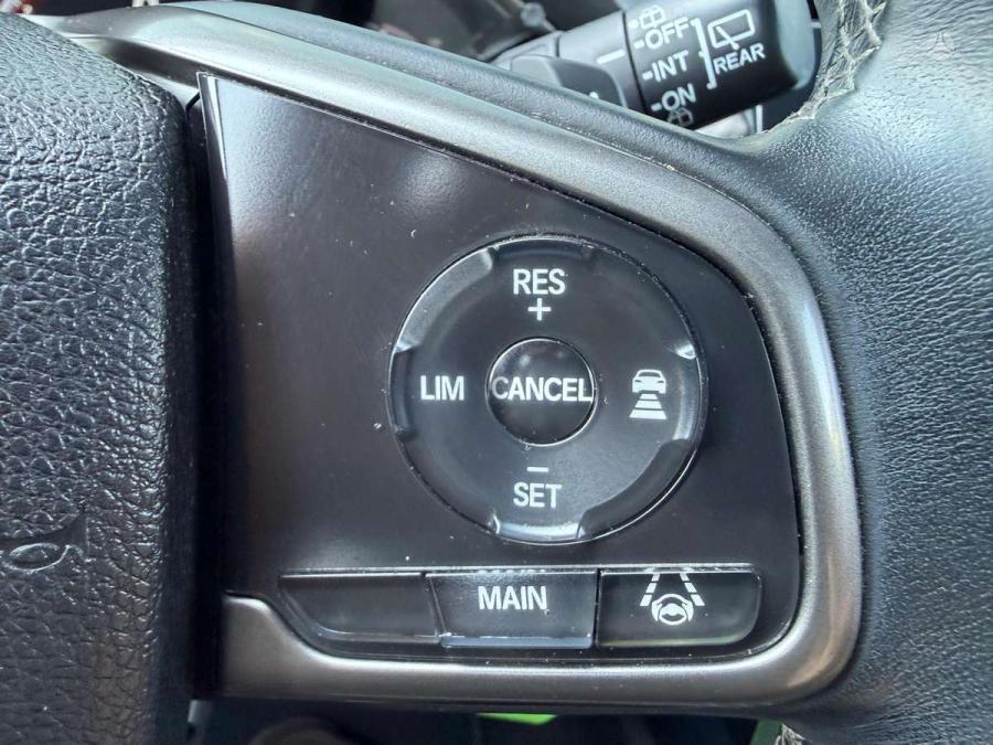 Grey Honda Civic 2017 in Vilnius, with an engine capacity of 1.50 L and mileage of 114 thousand km for 16590 €, photo 15 on AUTOMOTO.COM.LV