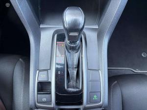 Grey Honda Civic 2017 in Vilnius, with an engine capacity of 1.50 L and mileage of 114 thousand km for 16590 €, photo 19 on AUTOMOTO.COM.LV
