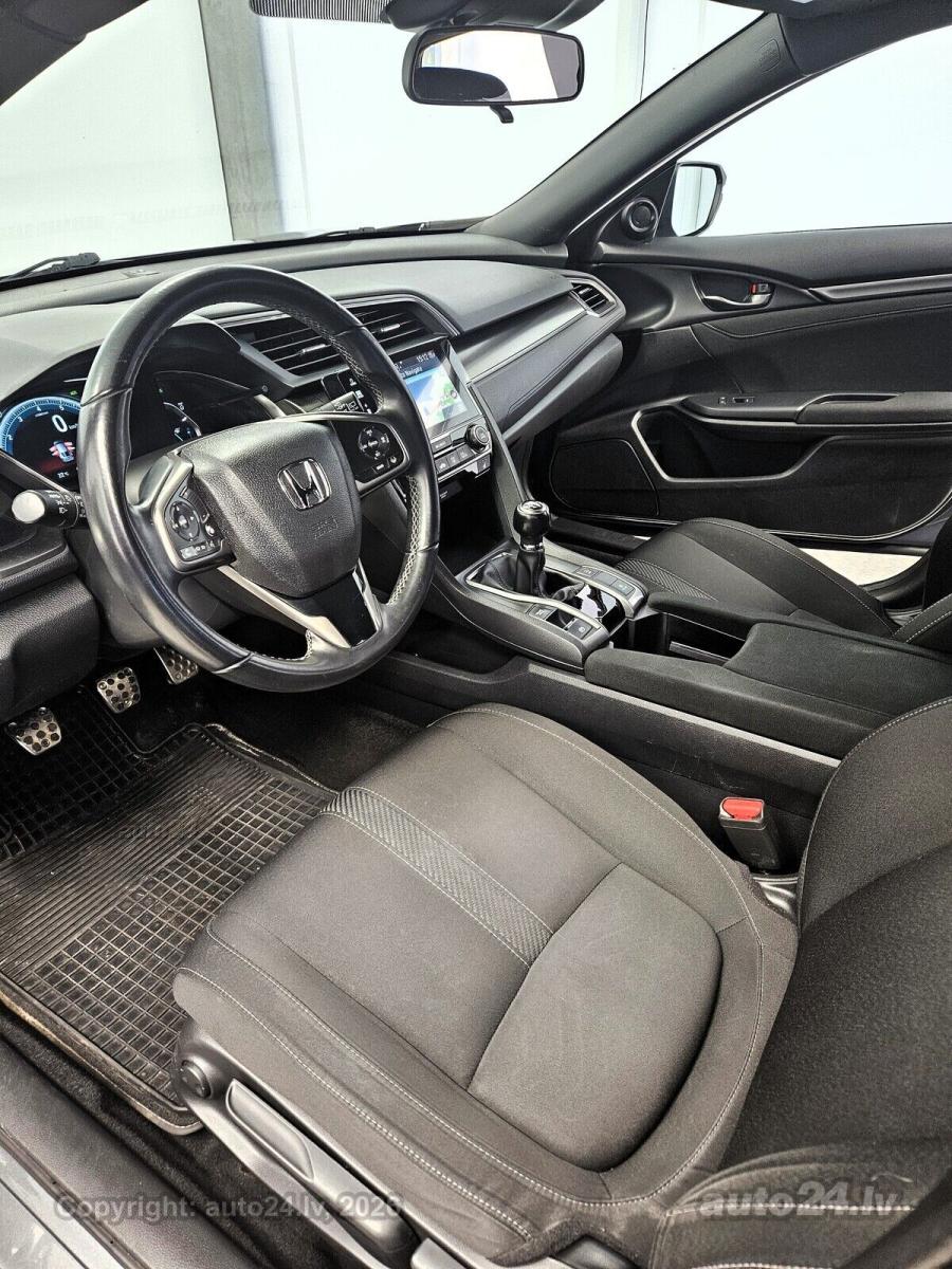 Grey Honda Civic 2017 in Tallinn, with an engine capacity of 1.00 L and mileage of 82 thousand km for 12900 €, photo 5 on AUTOMOTO.COM.LV