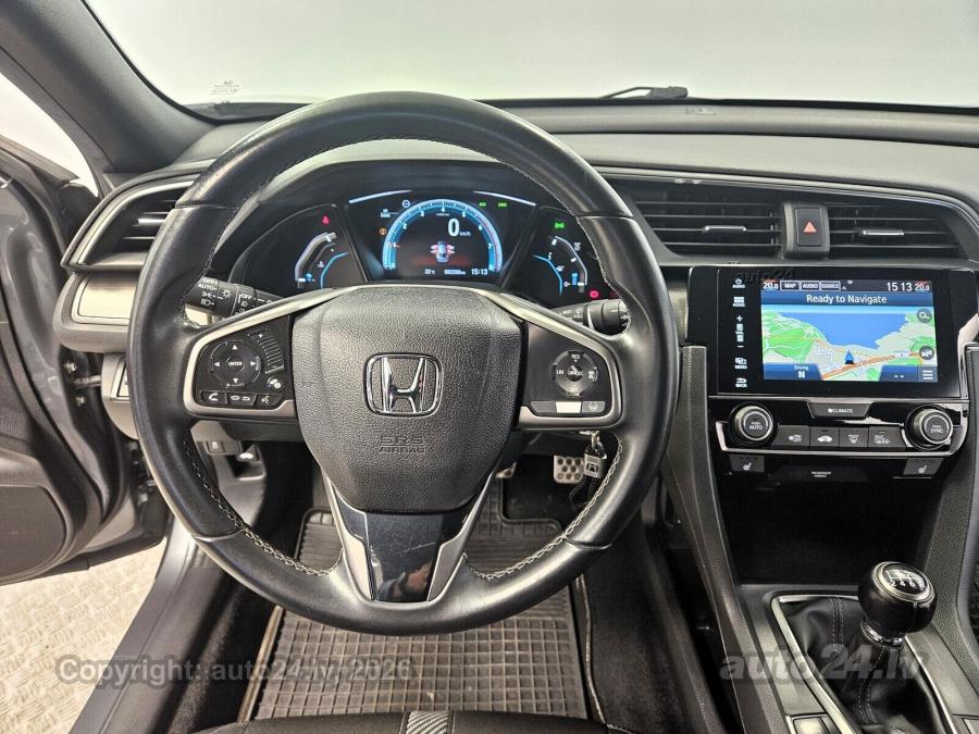 Grey Honda Civic 2017 in Tallinn, with an engine capacity of 1.00 L and mileage of 82 thousand km for 12900 €, photo 7 on AUTOMOTO.COM.LV