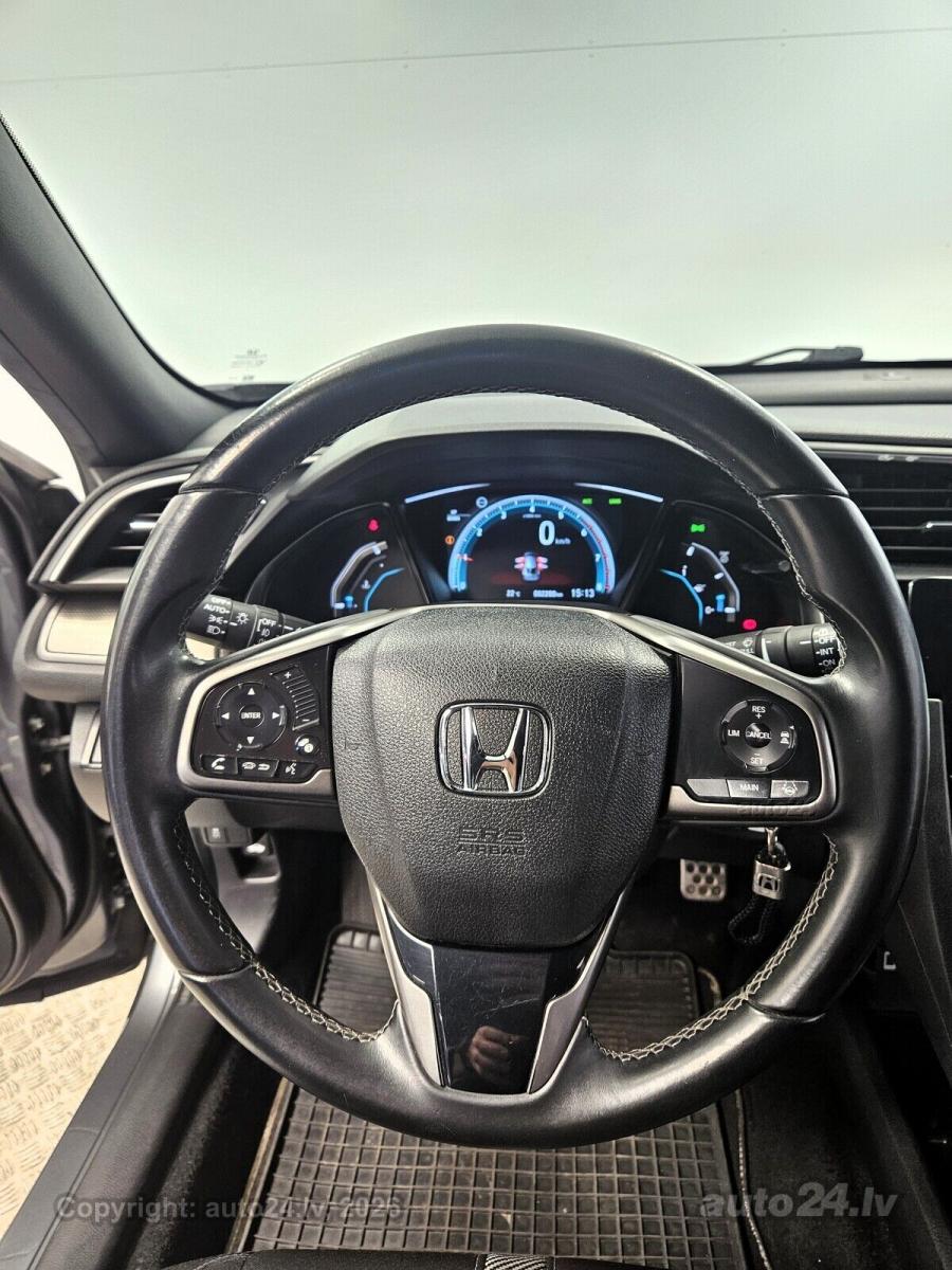 Grey Honda Civic 2017 in Tallinn, with an engine capacity of 1.00 L and mileage of 82 thousand km for 12900 €, photo 9 on AUTOMOTO.COM.LV