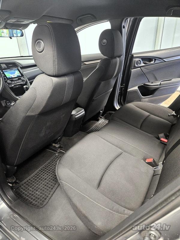 Grey Honda Civic 2017 in Tallinn, with an engine capacity of 1.00 L and mileage of 82 thousand km for 12900 €, photo 9 on AUTOMOTO.COM.LV