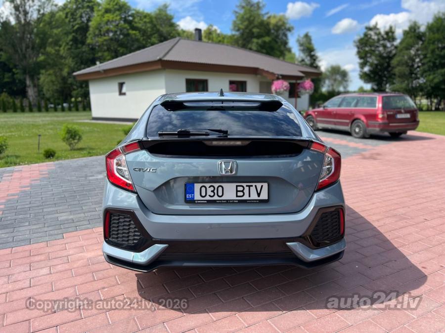 Pelēks Honda Civic 2017 Rapla, ar dzinēja tilpumu 1.50 L un nobraukumu 185 tūkst. km par 13000 €, foto 3 vietnē AUTOMOTO.COM.LV