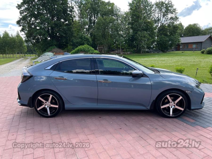 Pelēks Honda Civic 2017 Rapla, ar dzinēja tilpumu 1.50 L un nobraukumu 185 tūkst. km par 13000 €, foto 4 vietnē AUTOMOTO.COM.LV