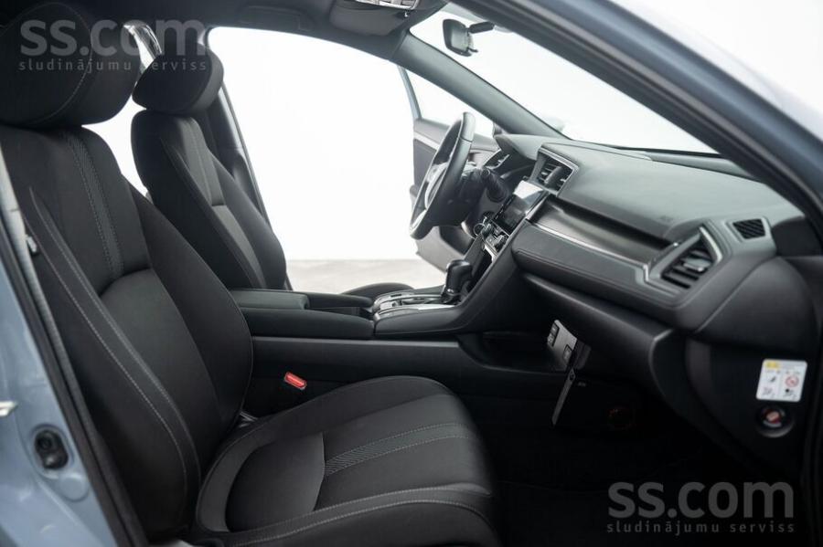 Pelēks Honda Civic 2017 Tallina, ar dzinēja tilpumu 1.50 L un nobraukumu 132 tūkst. km par 14899 €, foto 13 vietnē AUTOMOTO.COM.LV