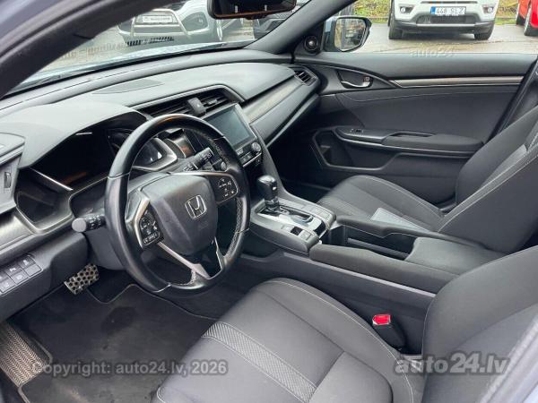 Grey Honda Civic 2018 in Tartu, with an engine capacity of 1.50 L and mileage of 90 thousand km for 15890 €, photo 9 on AUTOMOTO.COM.LV