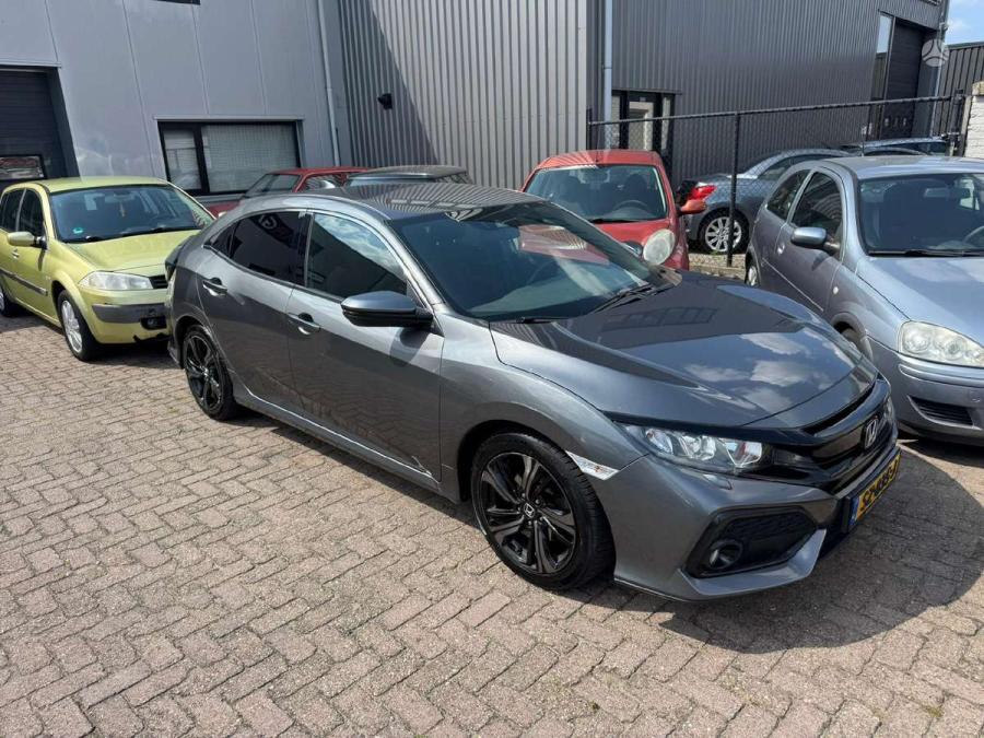 Pelēks Honda Civic 2018 Viļņa, ar dzinēja tilpumu 1.60 L un nobraukumu 251 tūkst. km par 10650 €, foto 37 vietnē AUTOMOTO.COM.LV