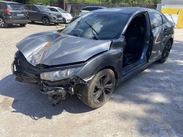Pelēks Honda Civic 2018 Tauragė, ar dzinēja tilpumu 0.99 L un nobraukumu 66 tūkst. km par 4700 €, foto 2 vietnē AUTOMOTO.COM.LV