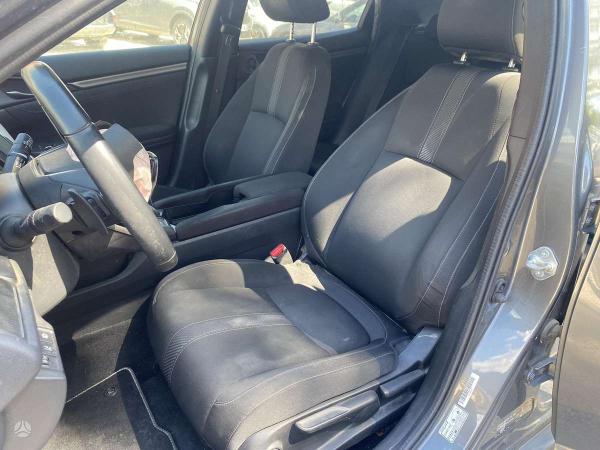 Pelēks Honda Civic 2018 Tauragė, ar dzinēja tilpumu 0.99 L un nobraukumu 66 tūkst. km par 4700 €, foto 6 vietnē AUTOMOTO.COM.LV
