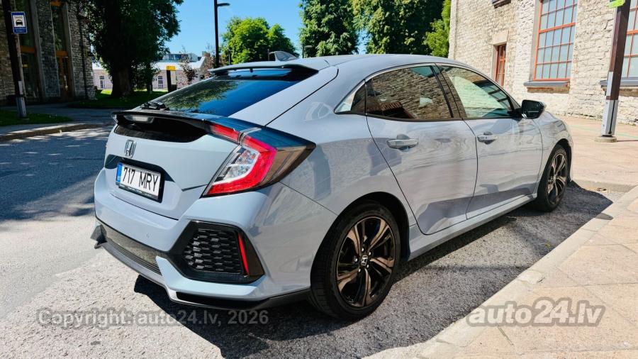 Grey Honda Civic 2018 in Tallinn, with an engine capacity of 1.60 L and mileage of 70 thousand km for 16900 €, photo 4 on AUTOMOTO.COM.LV