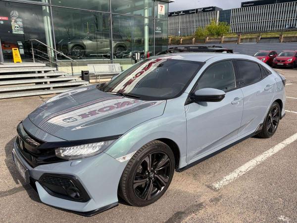 Grey Honda Civic 2018 in Vilnius, with an engine capacity of 1.50 L and mileage of 102 thousand km for 17390 €, photo 2 on AUTOMOTO.COM.LV