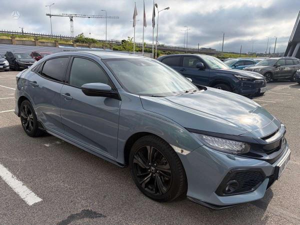 Grey Honda Civic 2018 in Vilnius, with an engine capacity of 1.50 L and mileage of 102 thousand km for 17390 €, photo 3 on AUTOMOTO.COM.LV