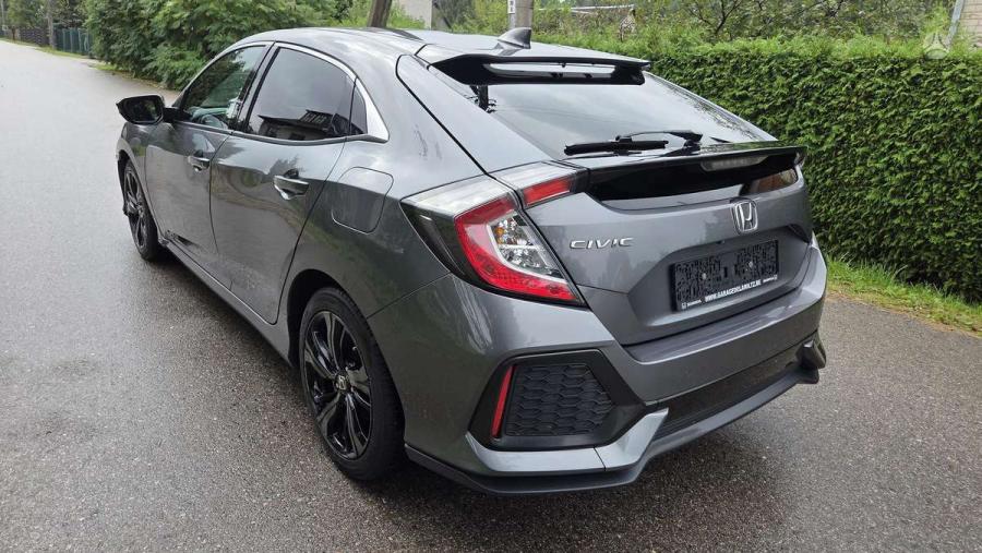 Pelēks Honda Civic 2018 Prienai, ar dzinēja tilpumu 0.99 L un nobraukumu 150 tūkst. km par 9650 €, foto 7 vietnē AUTOMOTO.COM.LV